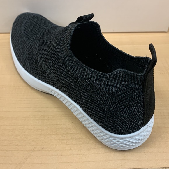 Tommy Bahama | Shoes | Tommy Bahama Textile Memory Foam Slip On Black ...